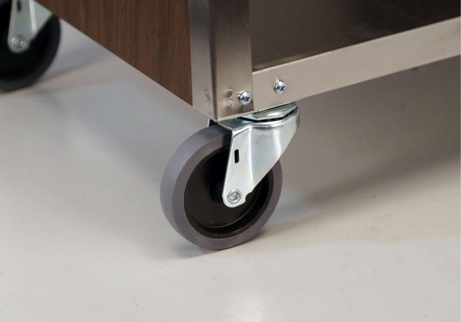 Lakeside 615 Enclosed Bussing Cart, Stainless Steel, 4 Shelf: 15-1/2" x ...