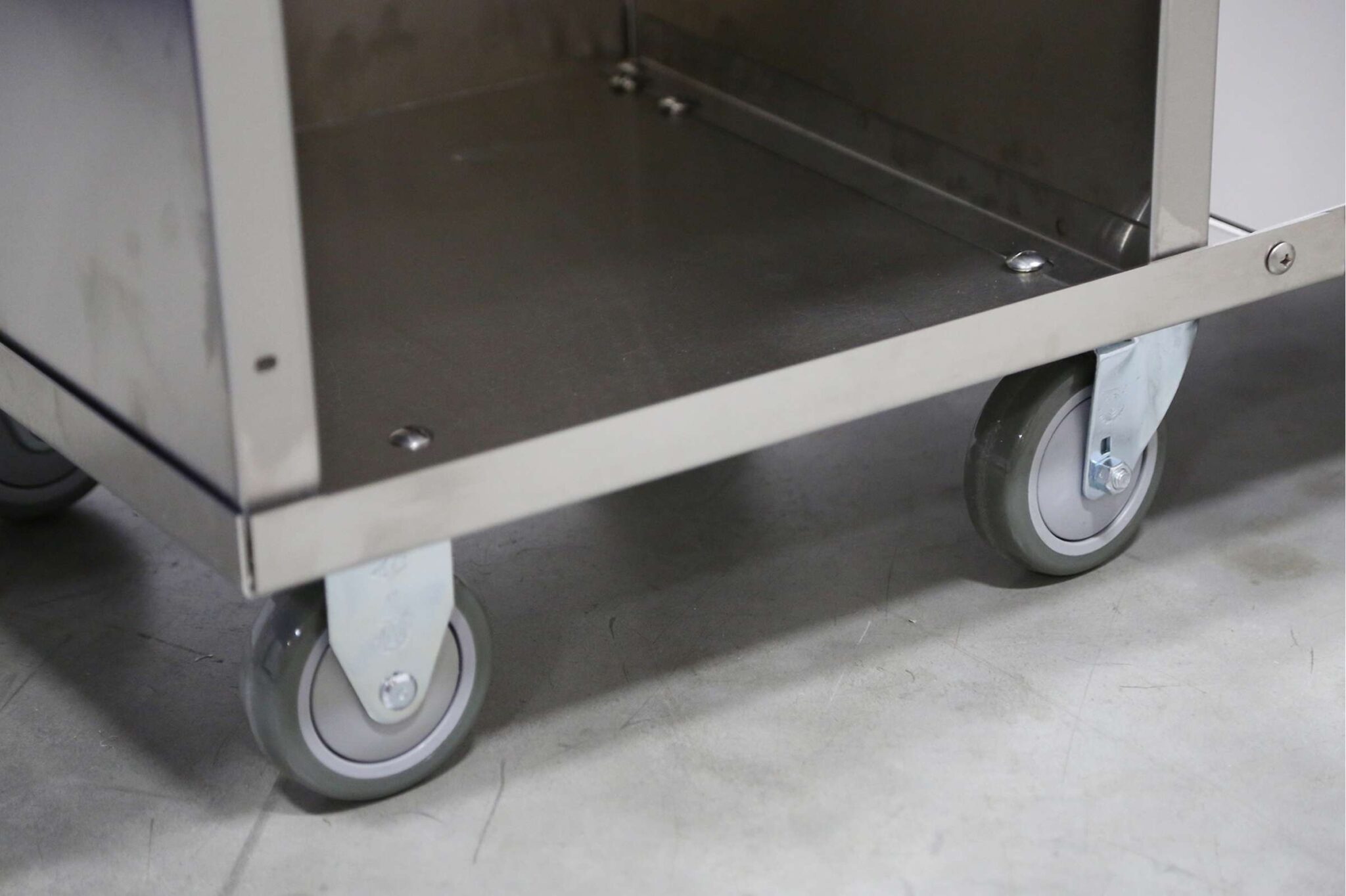 Lakeside 58070 Fold-Up Platform Housekeeping Cart without Door, (1 ...